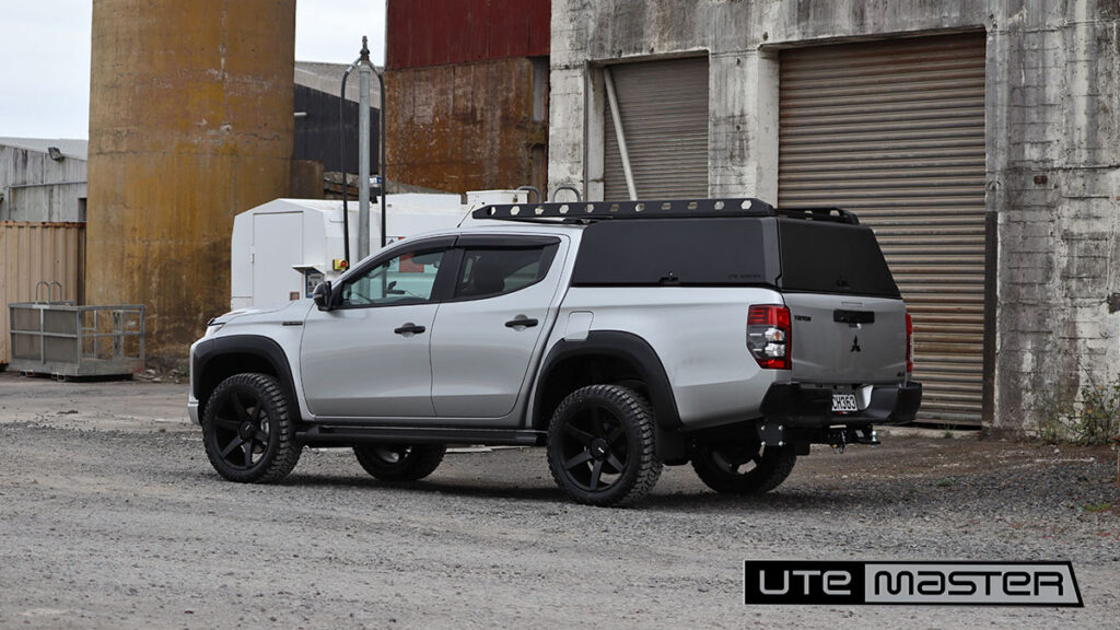 Mitsubishi Triton VRX, GLXR, GLX, GSR, GLS Dual Cab (2024+) Centurion ...